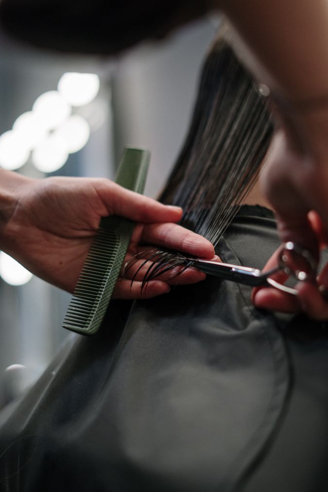 Paso a paso: cómo cortarte el pelo en casa por ti misma y que quede ...