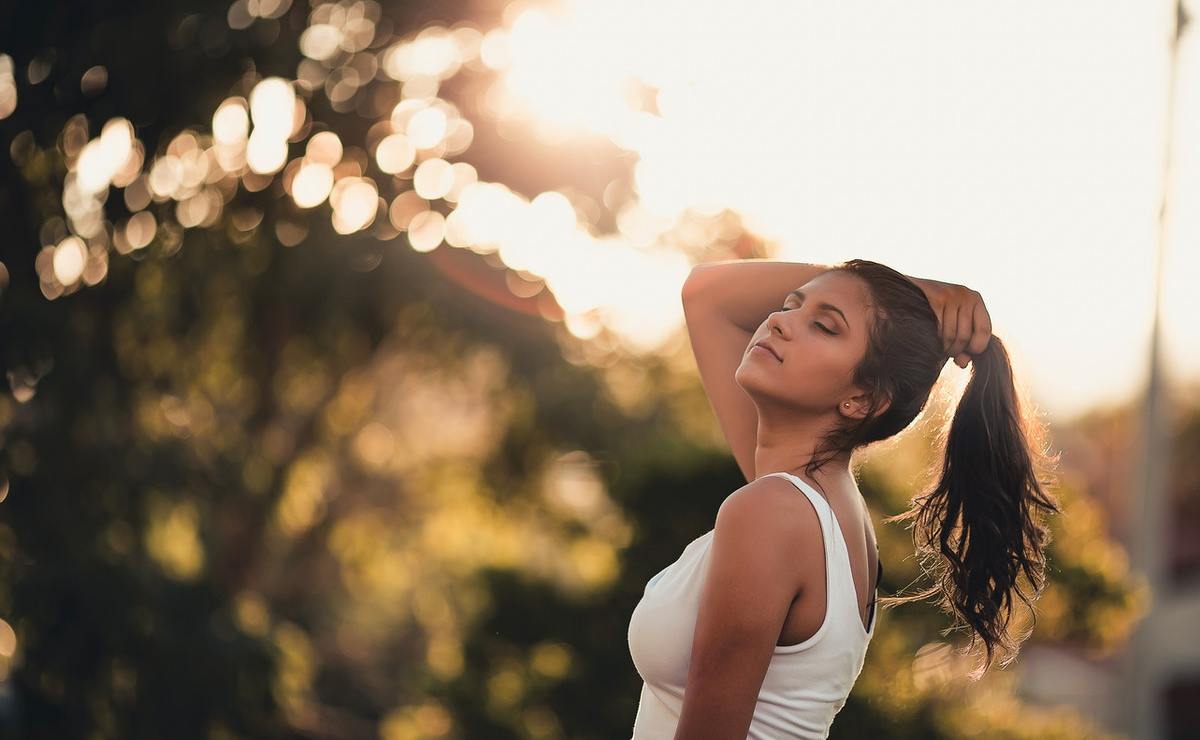 7 blusas y tops muy primaverales que puedes comprar en Amazon por menos ...