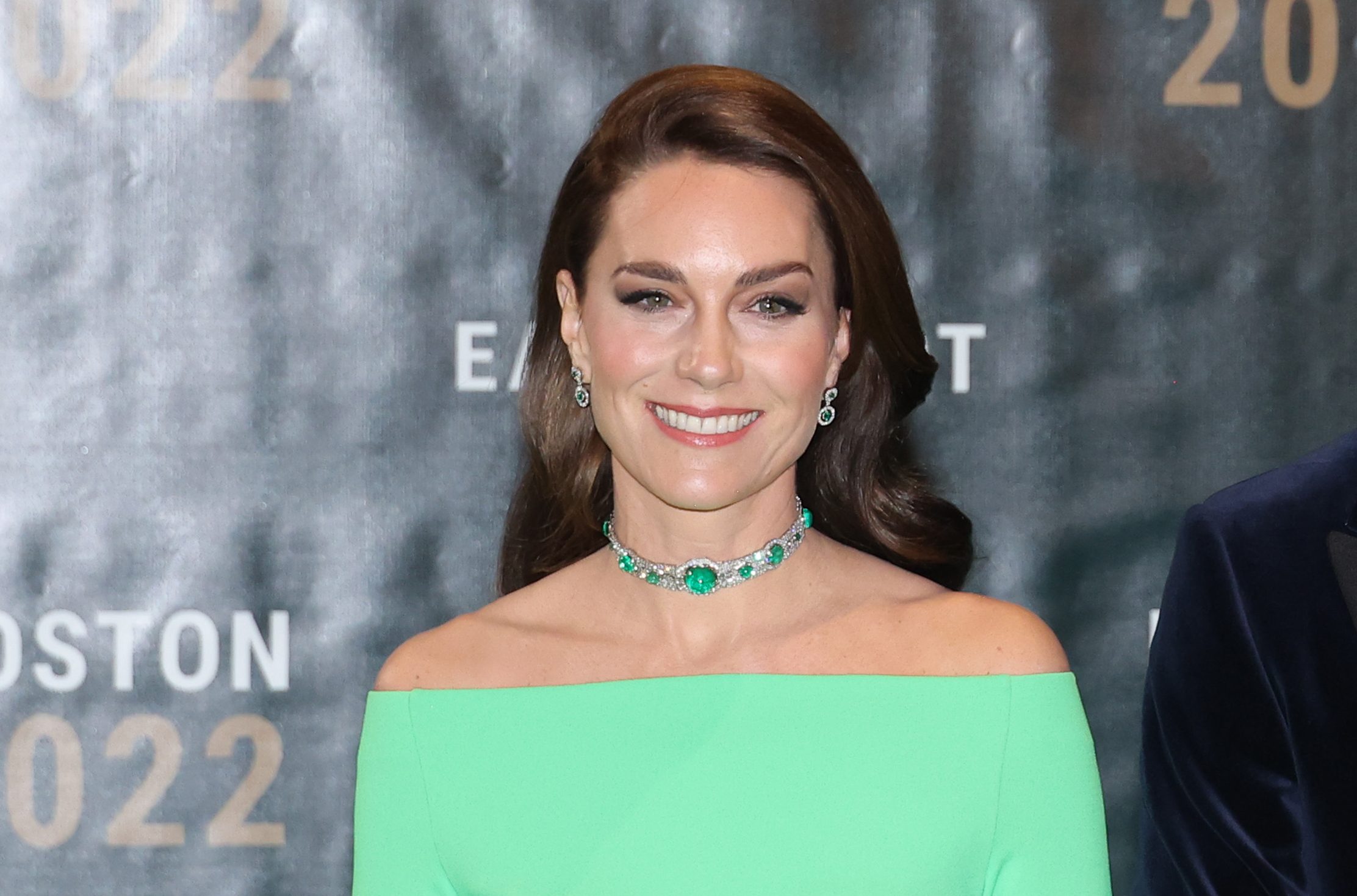 Look del día: Kate Middleton luce la icónica gargantilla de esmeraldas ...