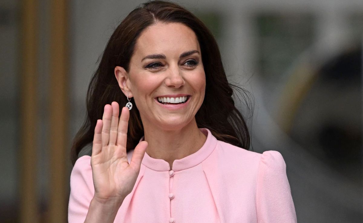 Look del día: Kate Middleton luce el estilo "Barbie Core" con un elegante vestido rosa - Bien Bonita