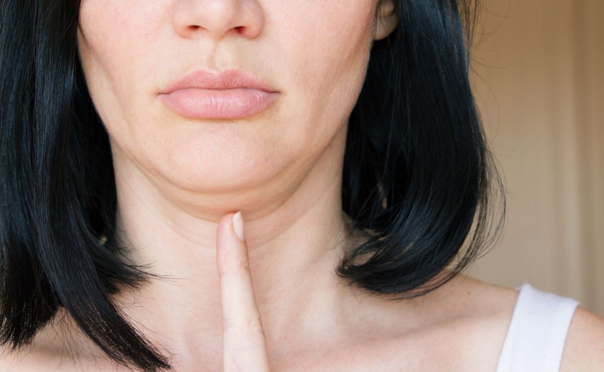 Cómo maquillar tu rostro para disimular la papada visualmente - Bien Bonita