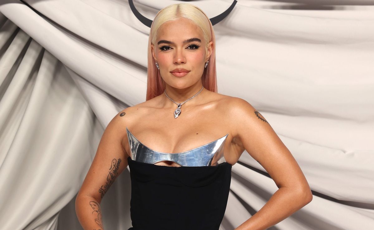 Look Del Día Karol G Se Viste De Mugler Para Asistir A La Gala Bof 500