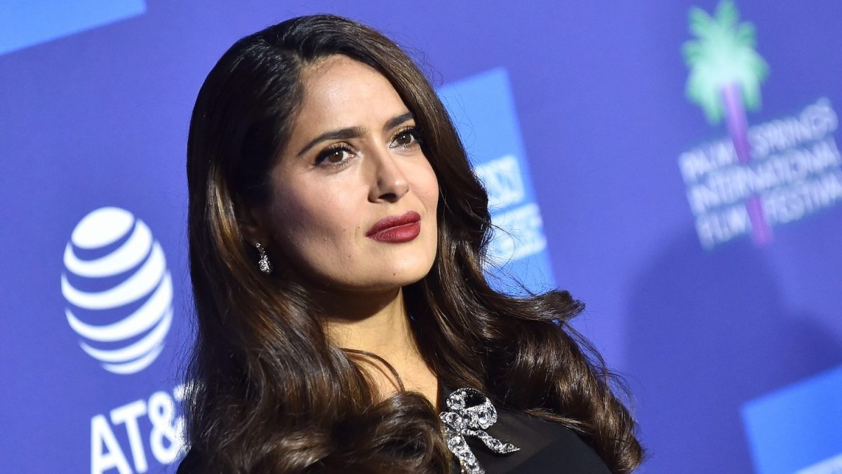Salma Hayek comparte un práctico truco para cubrir las canas en cualquier momento y lugar - Bien ...