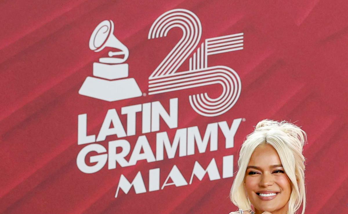 Look del día: Karol G deslumbra con su vestido en los premios Latin Grammy - Bien Bonita